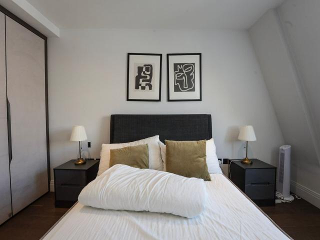 Chancery Lane, London WC2A, 1 bed flat to rent, £3,300 pcm | PrimeLocation