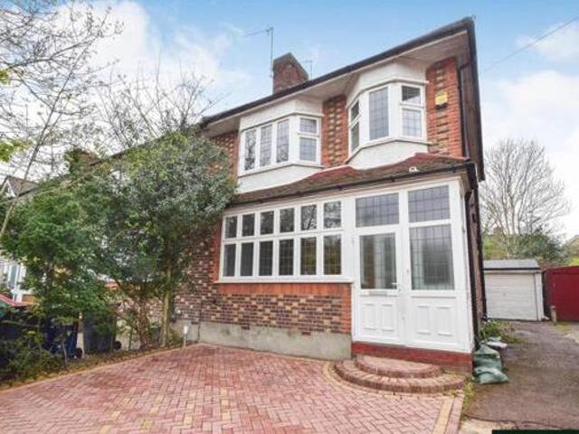 Chanctonbury Way, Woodside Park, 3 Bedroom Semi detached