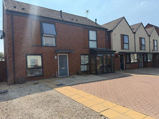 Change Road, West Bromwich B70, 2 bed semi detached house to rent, £1,195 pcm | PrimeLocation