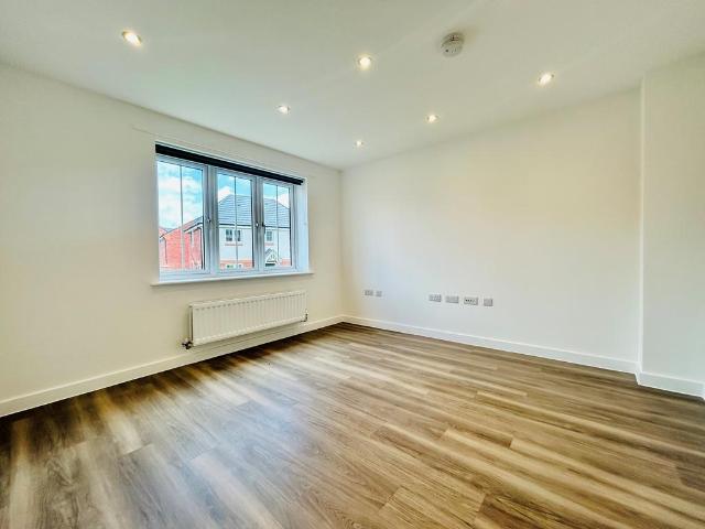 Chandos Drive, Derby 3 bed detached house to rent £1,675 pcm £387 pw