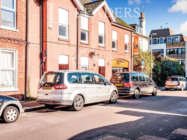 Chandos Road, BN11 1 bed flat to rent £1,000 pcm £231 pw