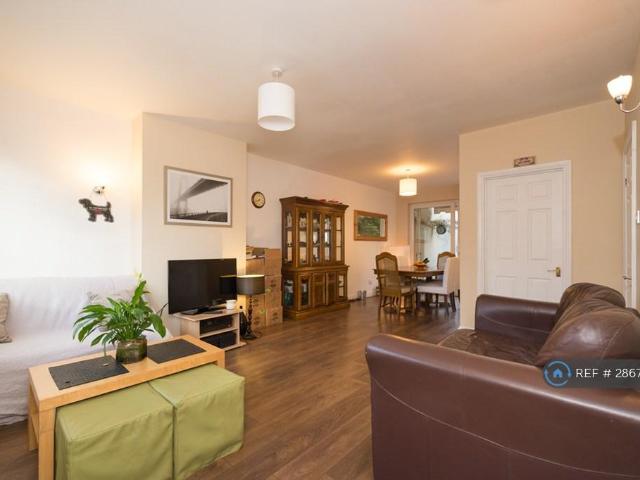 Chandos Road, London, E15 3 bed terraced house to rent £2,750 pcm £635 pw