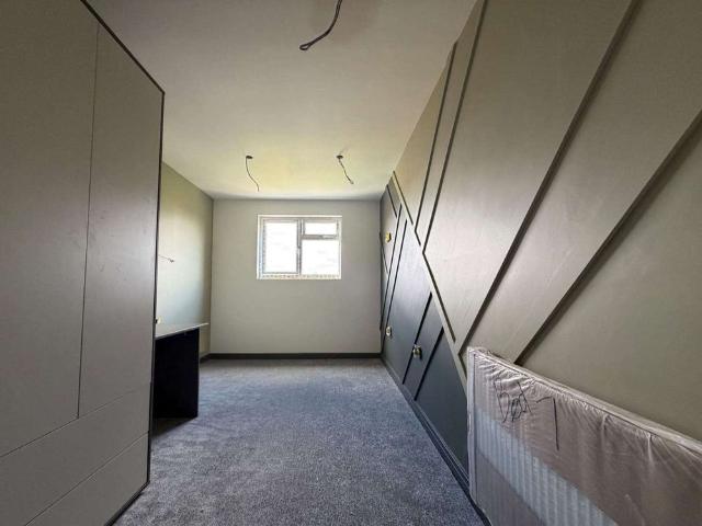Chandos Street Room 6