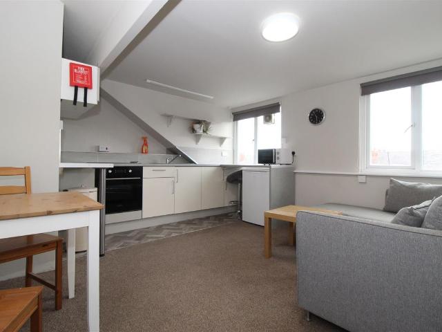 Chandos Terrace, Leeds LS8, 1 bed flat to rent, £750 pcm | PrimeLocation