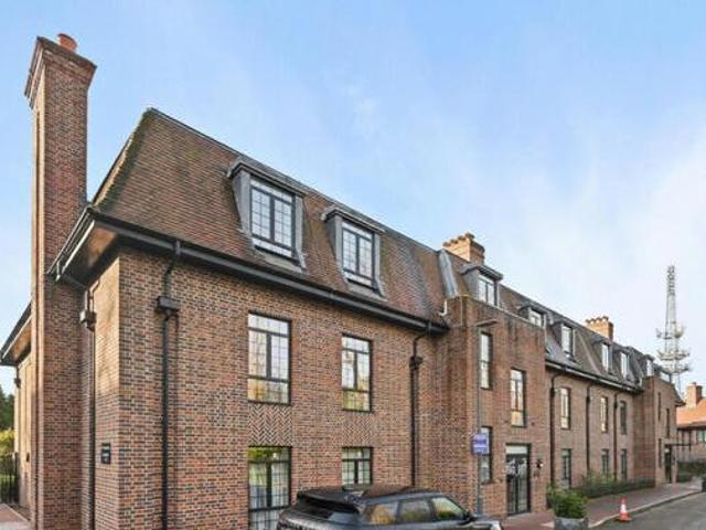Chandos Way, London, 3 Bedroom Apartment