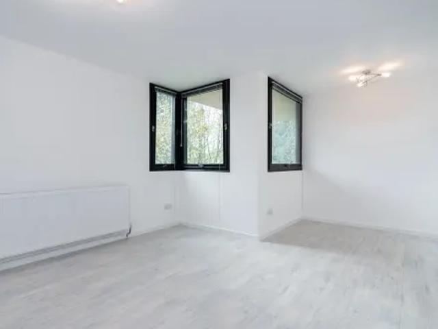Chandos Way, London, NW11 7HJ, United Kingdom | 3 bed duplex for rent #154637822 | Rentberry