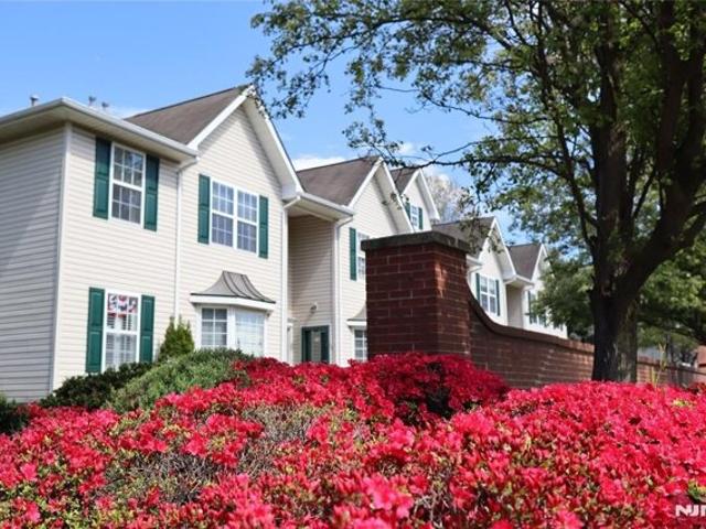 Chanda Ct Unit D, Clifton, Condo For Sale
