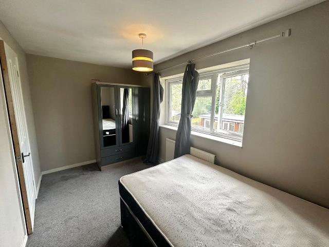 Chandler Close, Crawley RH10, Room to rent, £825 pcm | PrimeLocation