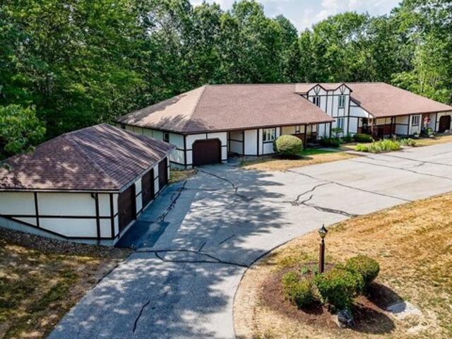 Chandler Dr Unit,atkinson, Condo For Sale