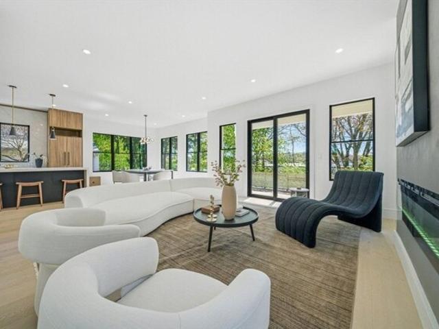 Chandler Pl, Newton, Home For Sale