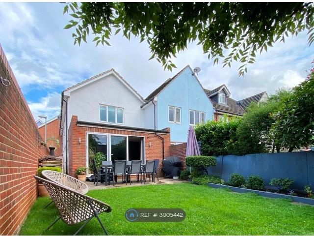 Chandlers Close, West Molesey KT8, 4 bed semi detached house to rent, £3,300 pcm | PrimeLocation