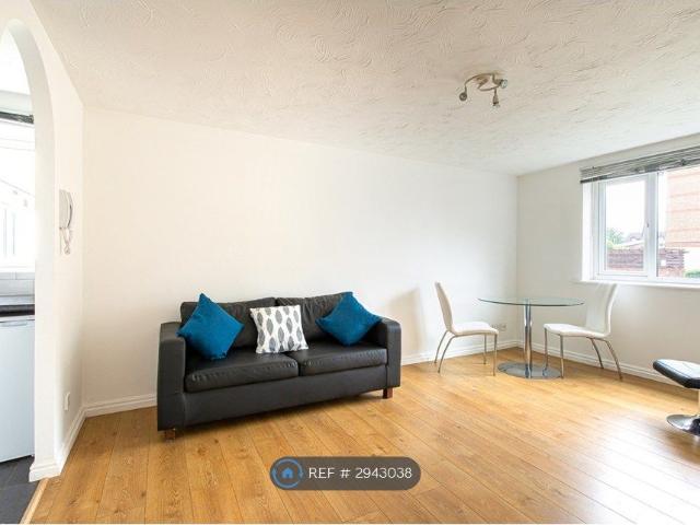 Chandlers Drive, Erith DA8, 1 bed flat to rent, £1,295 pcm | PrimeLocation