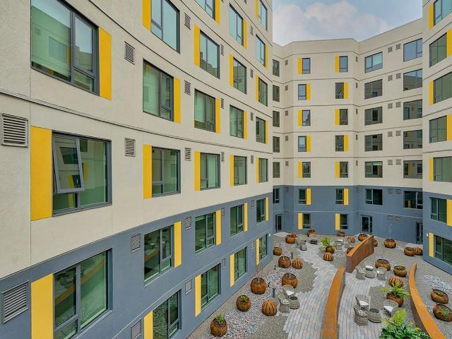 Channel House 2 Bedroom Apartment for Rent at 40 Harrison St, Oakland, CA 94607 Produce and Waterfront