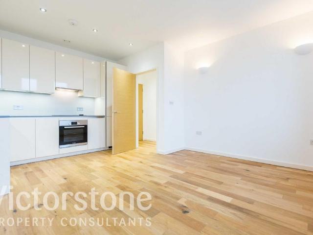 Channelsea House, Stratford, London, E15 1 bed apartment to rent £1,750 pcm £404 pw