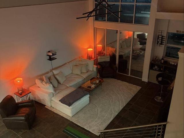 Channelside master bedroom for rent