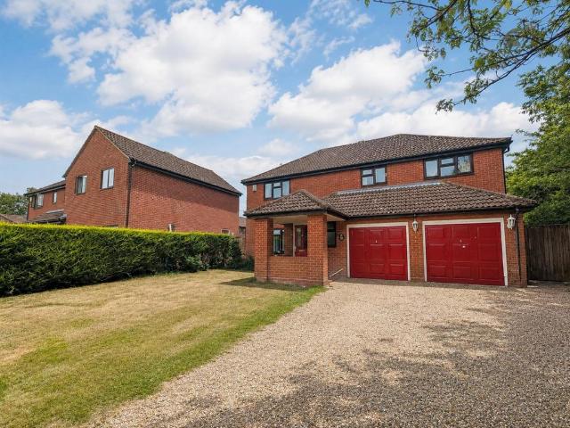 Chanterelle, Highwoods, Colchester 4 bed detached house to rent £2,350 pcm £542 pw