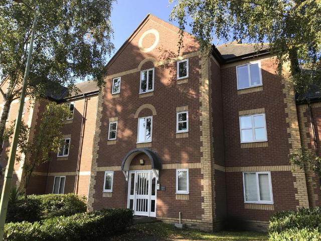 Chantry Court, Bury St Edmunds IP33 2 bed apartment to rent £1,095 pcm £253 pw