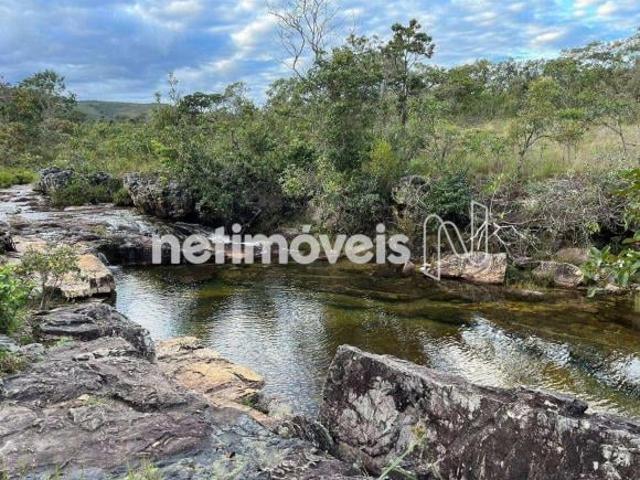 Chapada dos Veadeiros com área verde e piscinas naturais