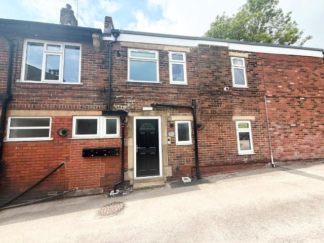 Chapeltown, Pudsey, West Yorkshire LS28, 2 bed flat to rent, £875 pcm | PrimeLocation