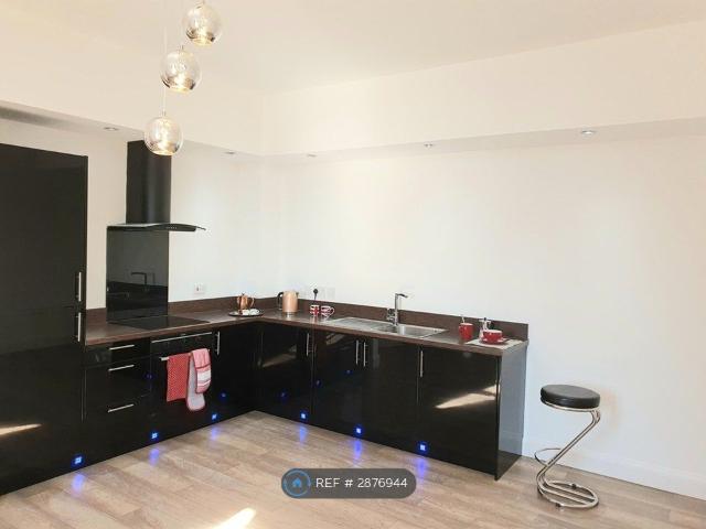 Chapel Court, Bromsgrove B61, 1 bed flat to rent, £810 pcm | PrimeLocation