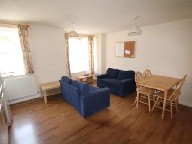 Chapel Court, Lenton NG7 4 bed house to rent £1,564 pcm £361 pw