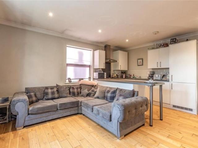 Chapel Grove, Addlestone, Surrey, KT15