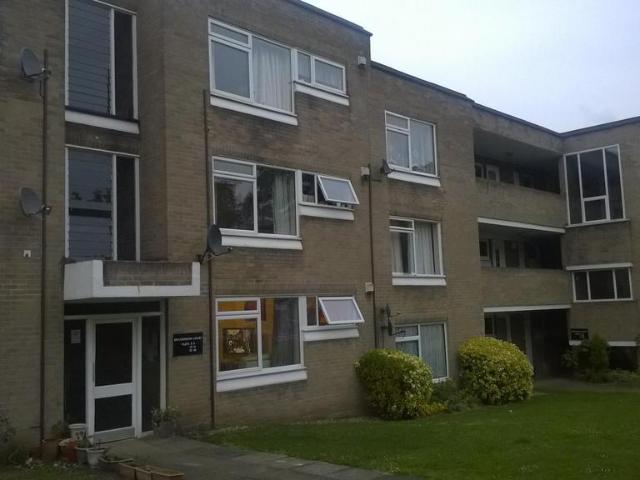 Chapel End, HODDESDON 2 bed ground floor flat to rent £1,700 pcm £392 pw