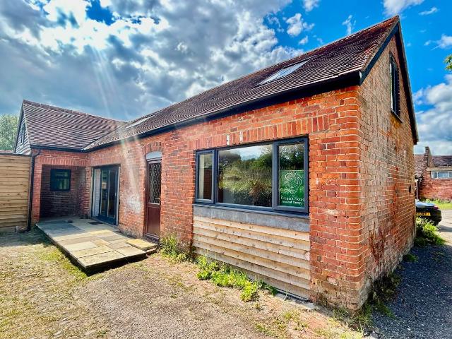 Chapel Farm, Oakhanger, Bordon GU35, 2 bed flat to rent, £1,250 pcm | PrimeLocation
