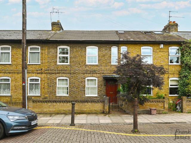 Chapel House Street, London E14, 3 bed property to rent, £2,500 pcm | PrimeLocation