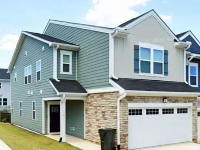 Chapel Hill townhome with rooms for rent. Furnished and move in ready. Built in 2023. Fantastic location near hospitals, schools, and universities. *Bedroom furnishing not removable