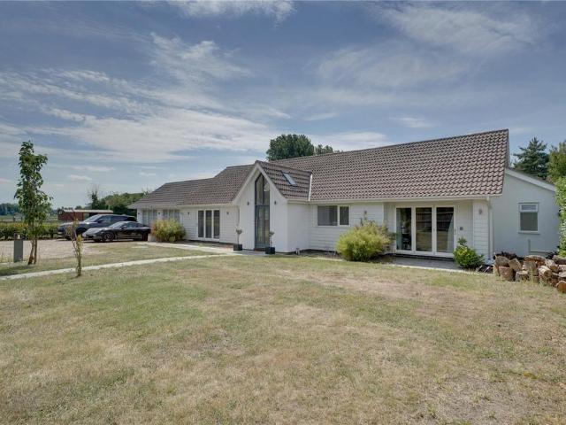 Chapel Lane, Tuddenham, Bury St. 5 bed bungalow to rent £3,995 pcm £922 pw