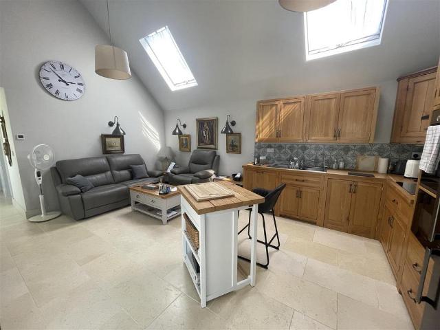 Chapel Lane, Canterbury CT2 2 bed house to rent £1,550 pcm £358 pw