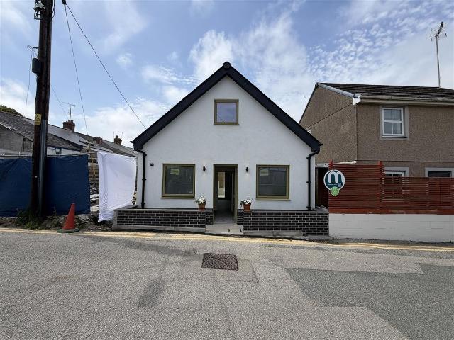 Chapel Lane, Hayle TR27, 2 bed detached house to rent, £1,300 pcm | PrimeLocation