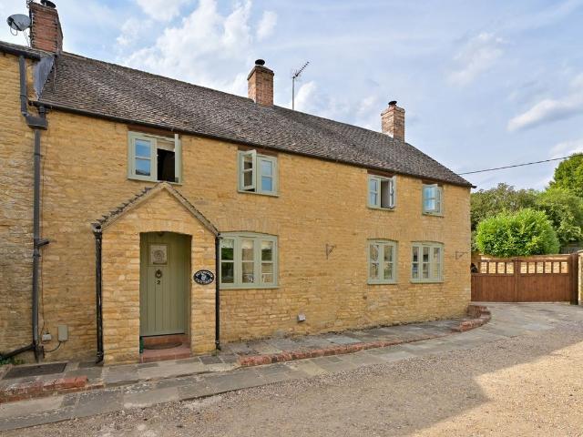 Chapel Lane, Salford, Chipping Norton, Oxfordshire OX7, 3 bed detached house to rent, £3,600 pcm | PrimeLocation