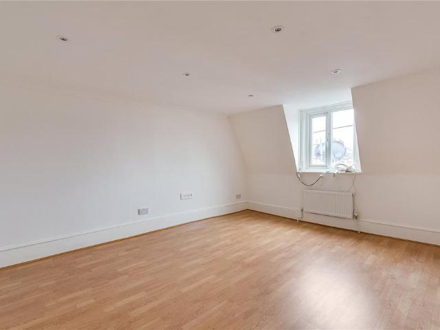 Chapel Market, Islington, London 1 bed flat to rent £1,950 pcm £450 pw