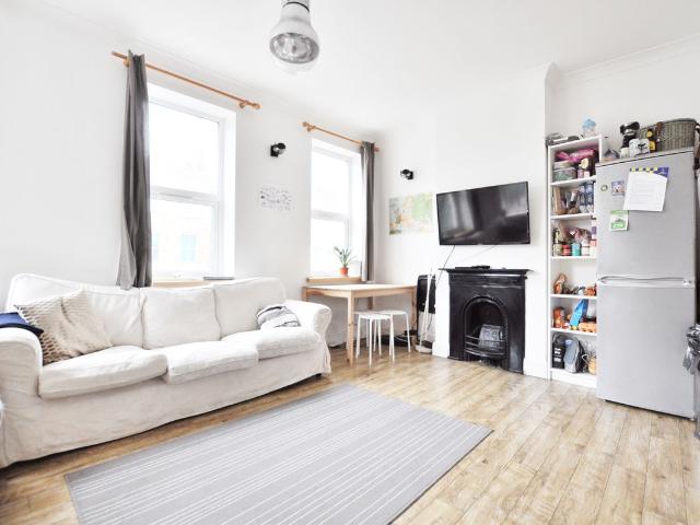 Chapel Market, London N1, 4 bed flat to rent, £5,450 pcm | PrimeLocation