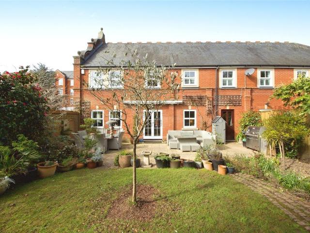 Chapel Mews IG8, 3 bed property to rent, £2,700 pcm | PrimeLocation