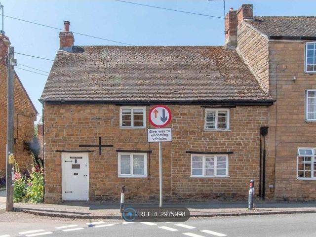 Chapel Square, Deddington, Banbury OX15, 3 bed semi detached house to rent, £1,400 pcm | PrimeLocation