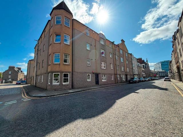 Chapel Street, Aberdeen AB10, 2 bed flat to rent, £850 pcm | PrimeLocation