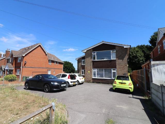 Chapel Street, Billericay CM12, 2 bed maisonette to rent, £1,400 pcm | PrimeLocation
