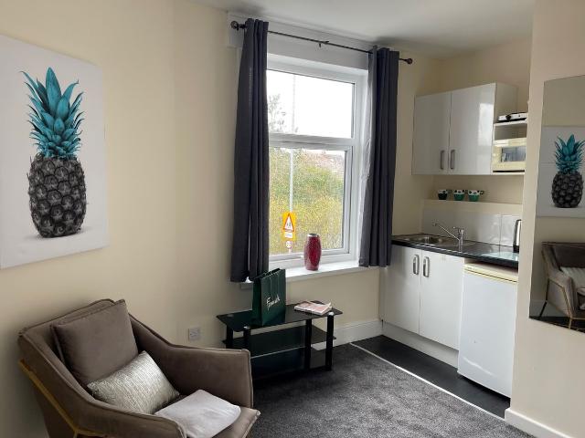Chapel Street, Halton LS15, Studio to rent, £575 pcm | PrimeLocation