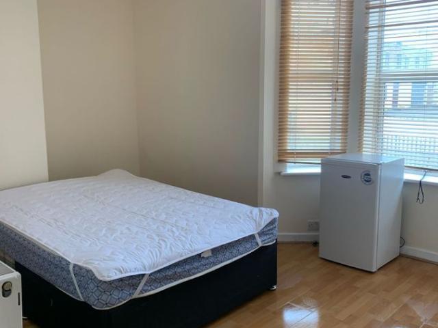 Chapel Street, Luton LU1, Room to rent, £700 pcm | PrimeLocation