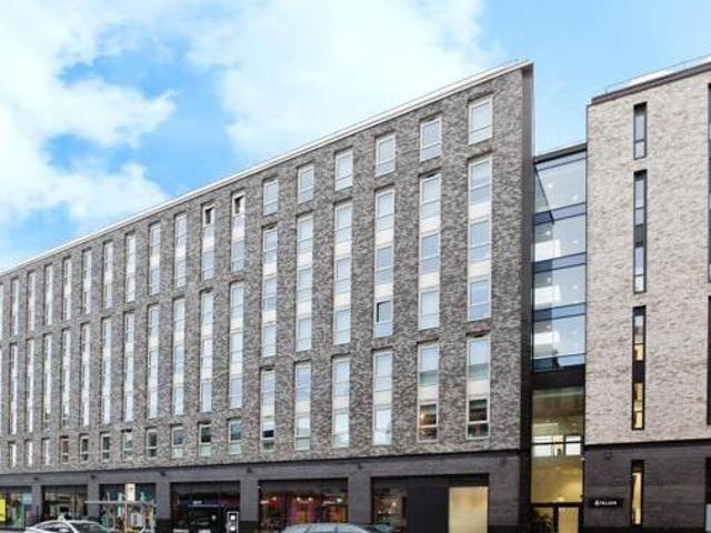 Chapel Street, Salford, 2 Bedroom Flat
