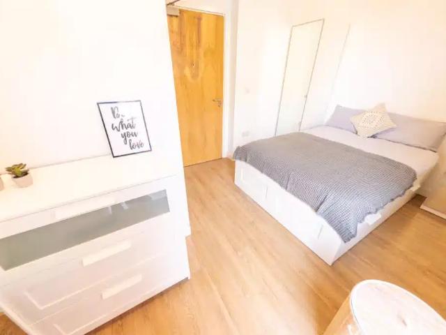 Chapel Street Salford Student Accommodation | Amber