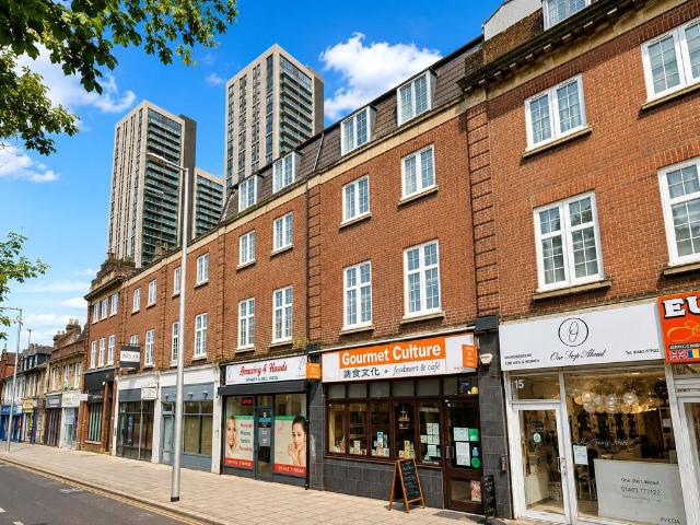 Chapel Street, Woking, Surrey GU21, 2 bed flat to rent, £1,500 pcm | PrimeLocation