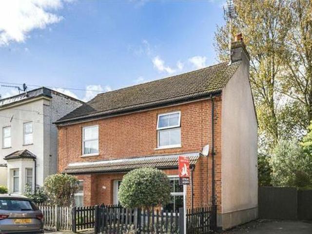 Chapel Park Road, Addlestone, 2 Bedroom Semi detached