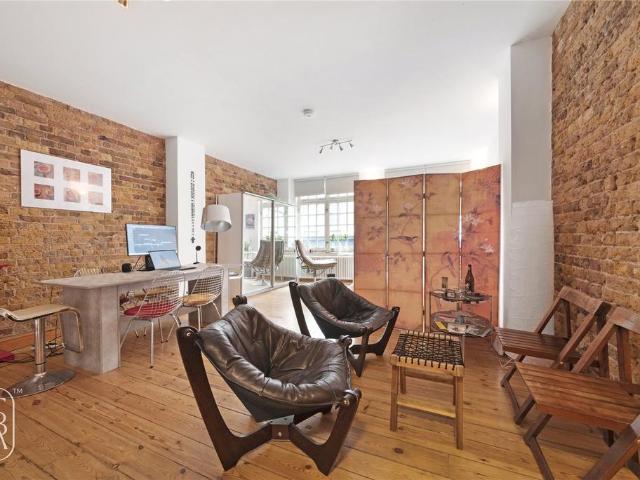 Chapel Place, London, EC2A 1 bed apartment to rent £2,250 pcm £519 pw