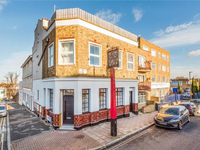 Chapel Road, West Norwood, London, SE27 2 bed ground floor flat to rent £2,750 pcm £635 pw
