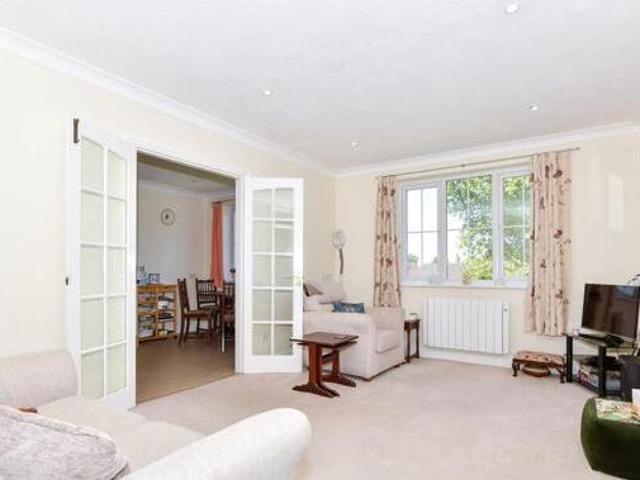 Chapel Road, Hothfield, 2 Bedroom Flat