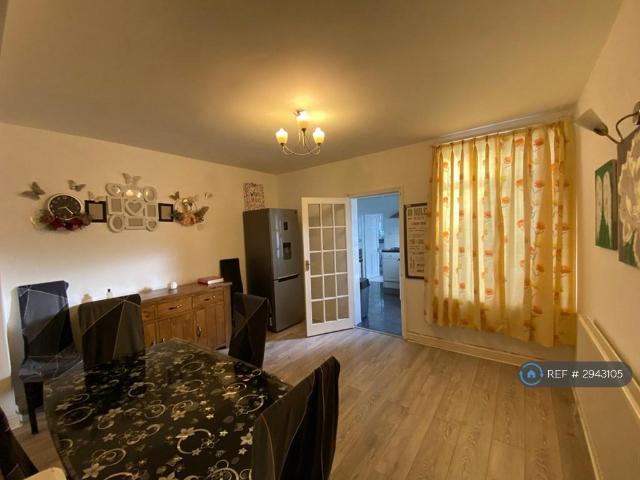 Chapel Road, Hounslow, TW3 4 bed terraced house to rent £2,595 pcm £599 pw